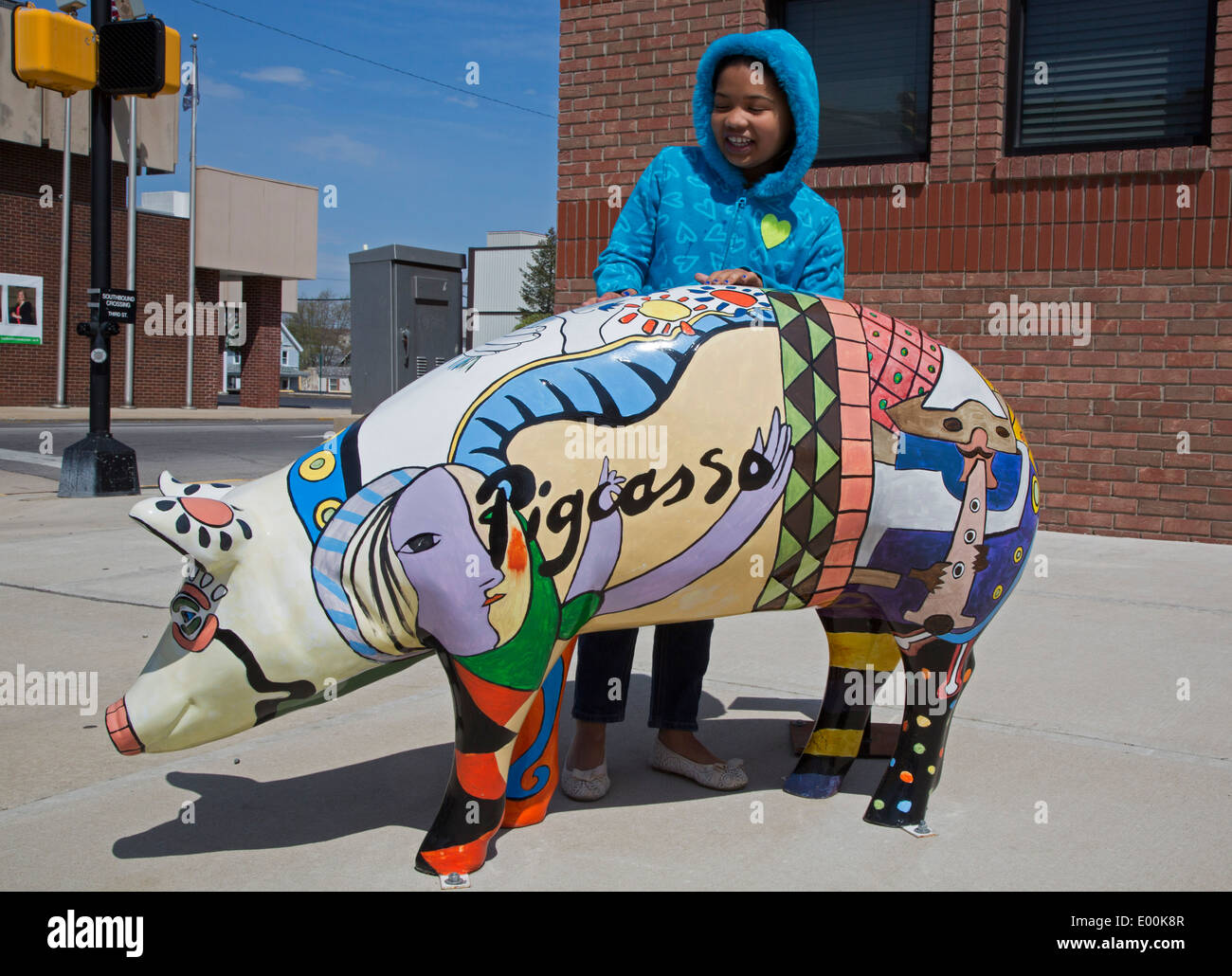 Pig sculpture statue hi-res stock photography and images - Alamy