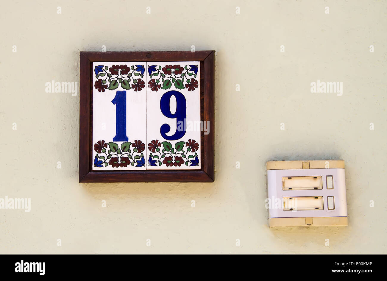 Front door number 1 hi-res stock photography and images - Alamy