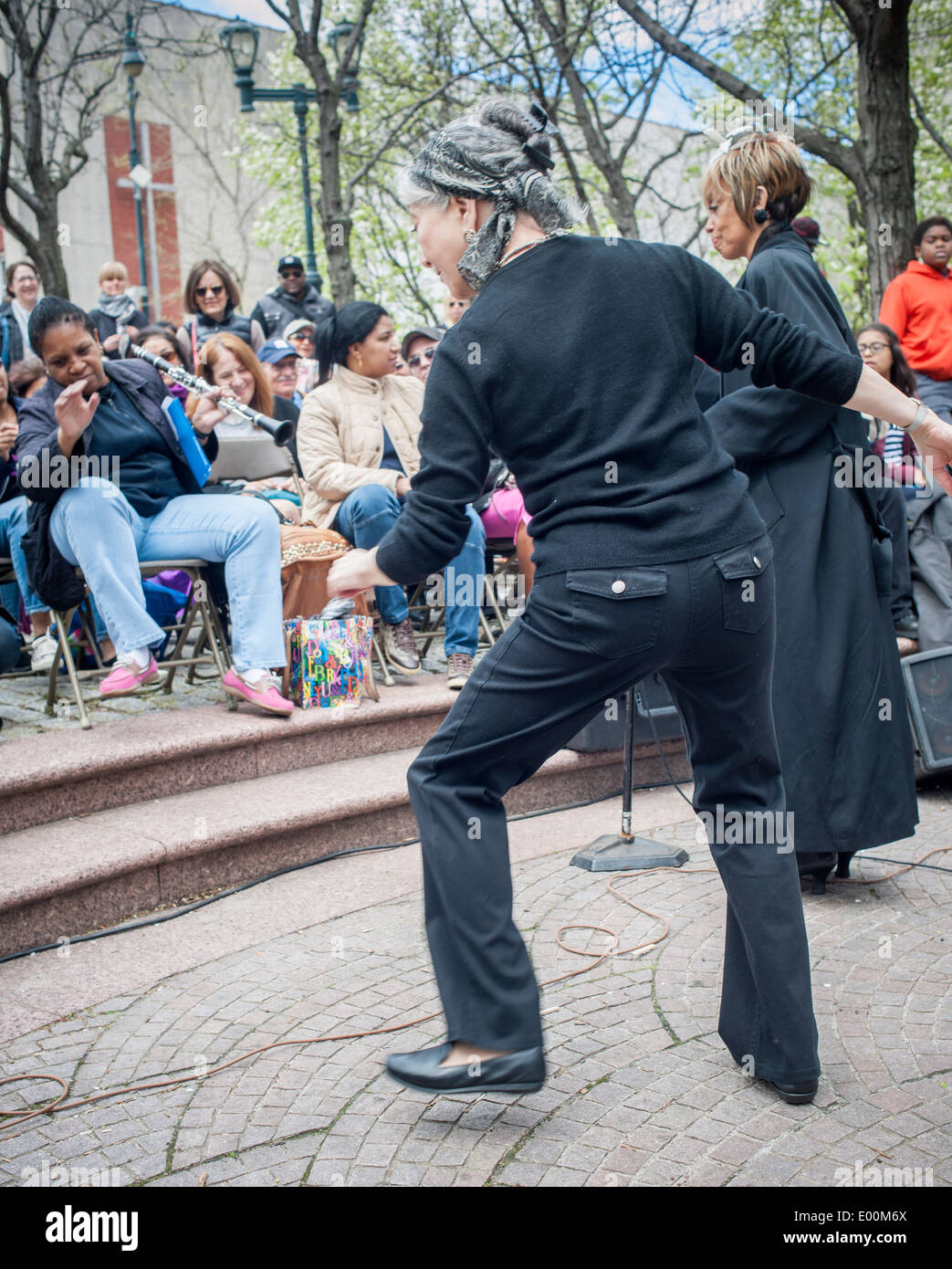 Tap dance hi-res stock photography and images - Alamy