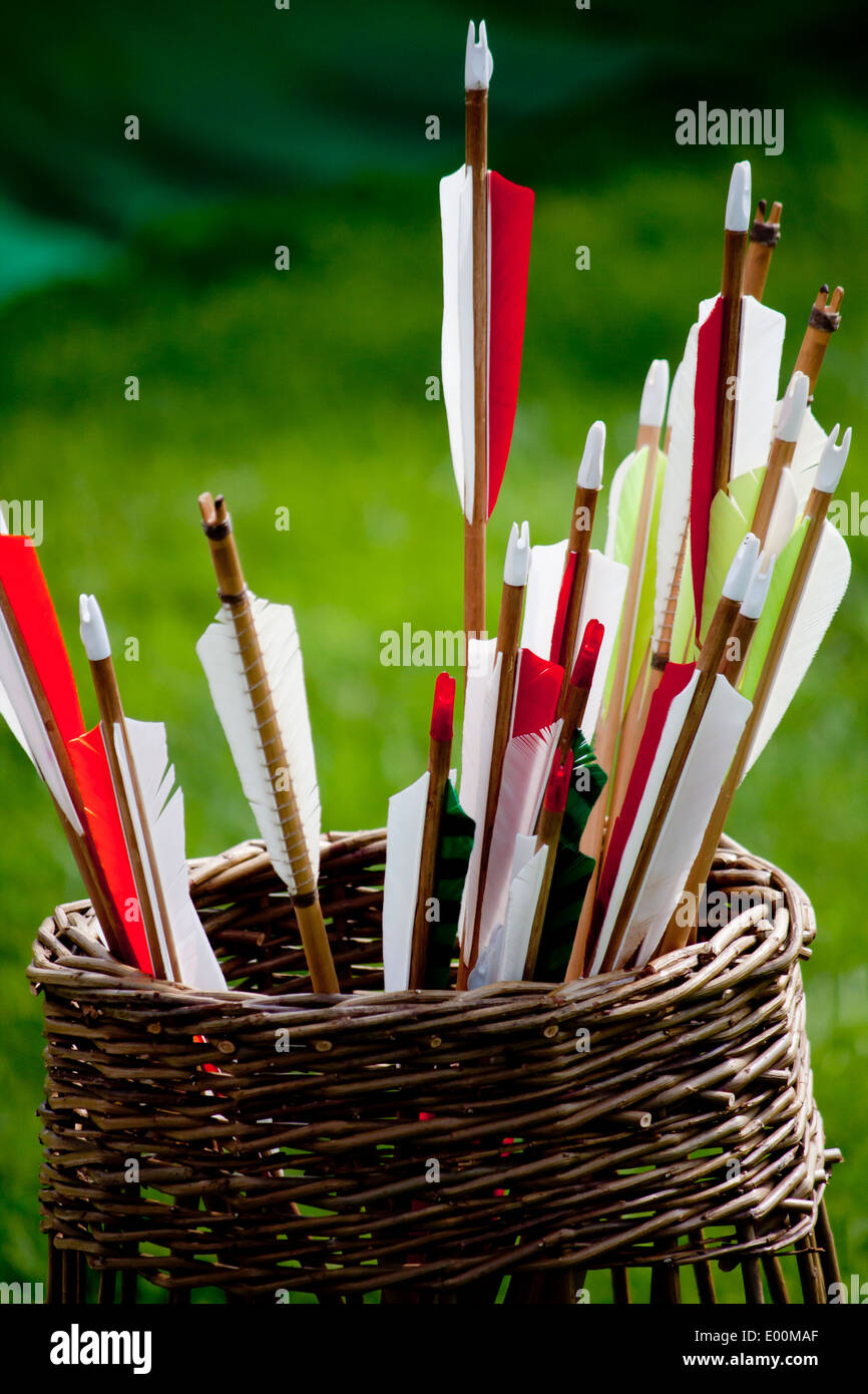 Tips of arrows hi-res stock photography and images - Alamy