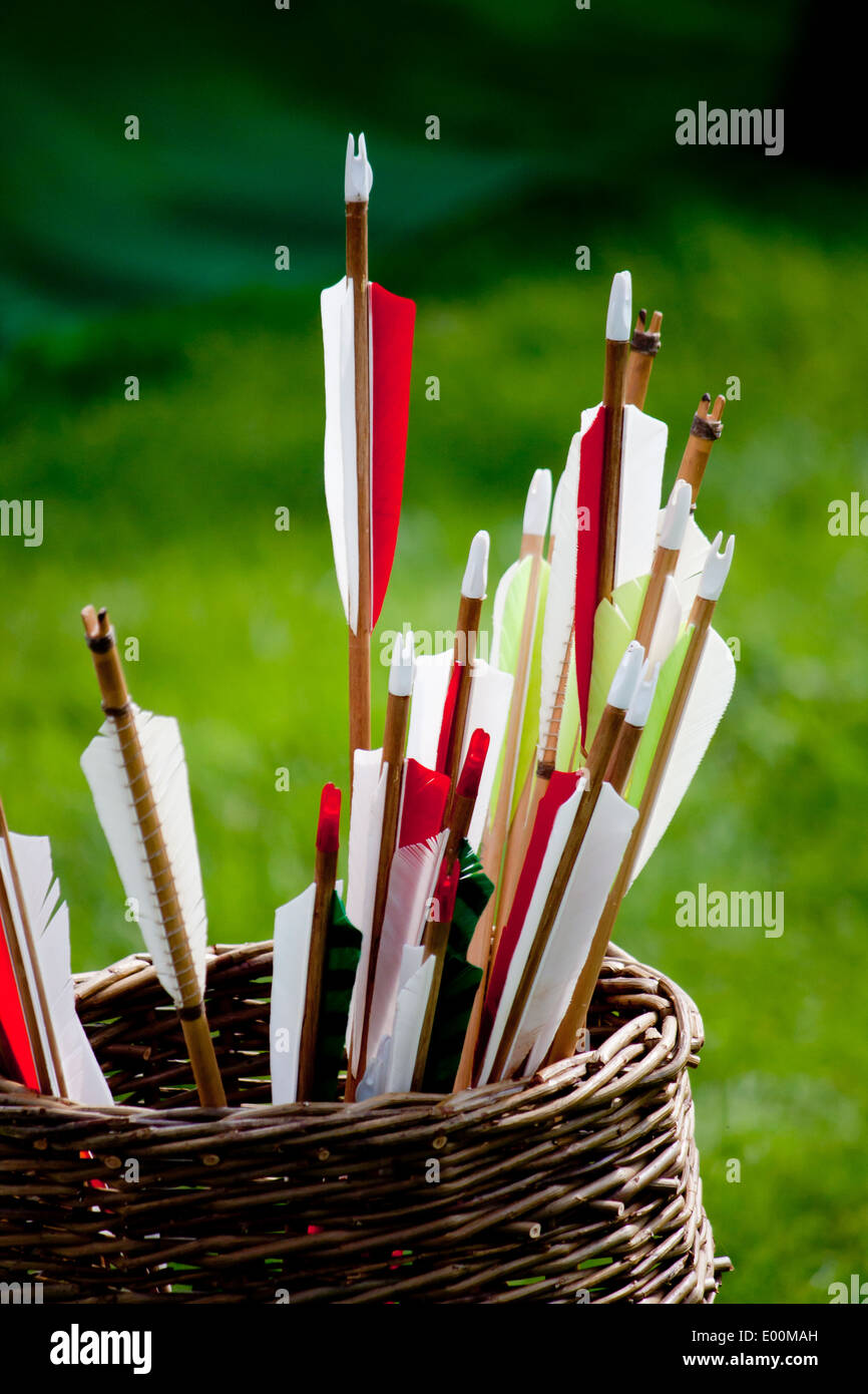 Tips of arrows hi-res stock photography and images - Alamy