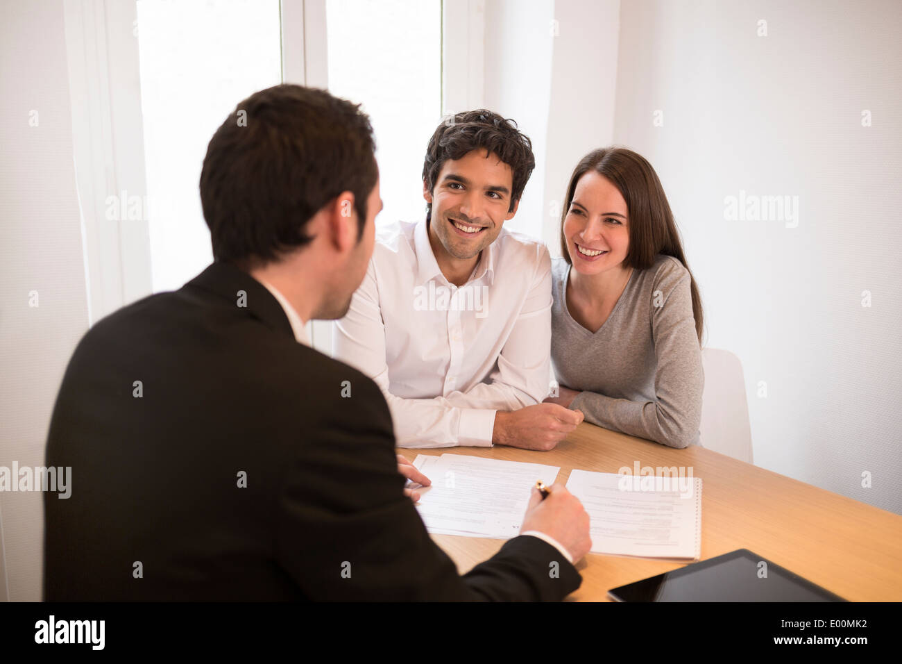 Contract expert hi-res stock photography and images - Alamy