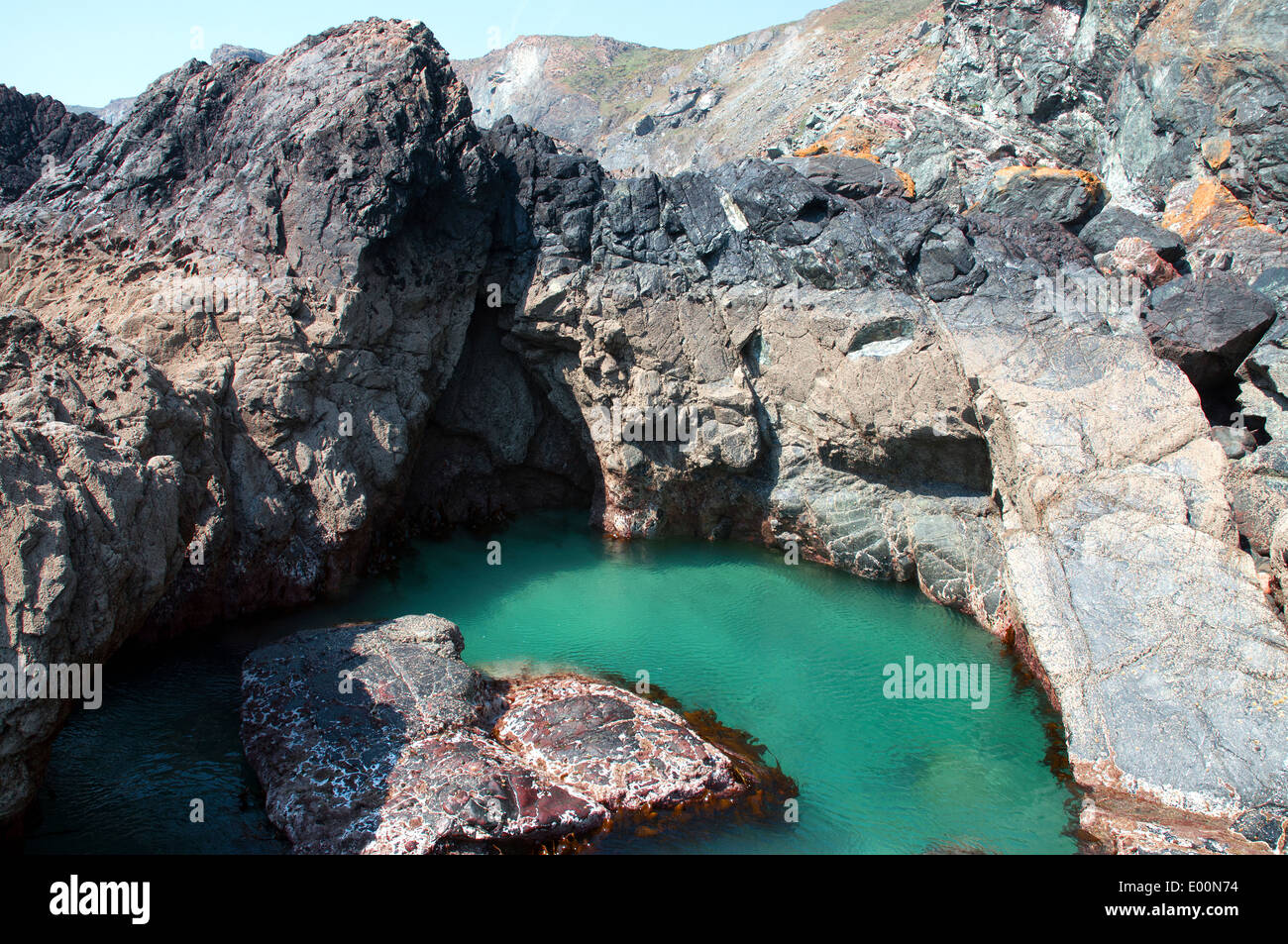 Rock pool cornwall hi-res stock photography and images - Alamy