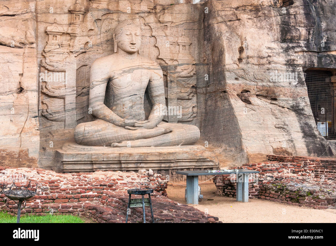 Samadhi buddha statue hi-res stock photography and images - Alamy