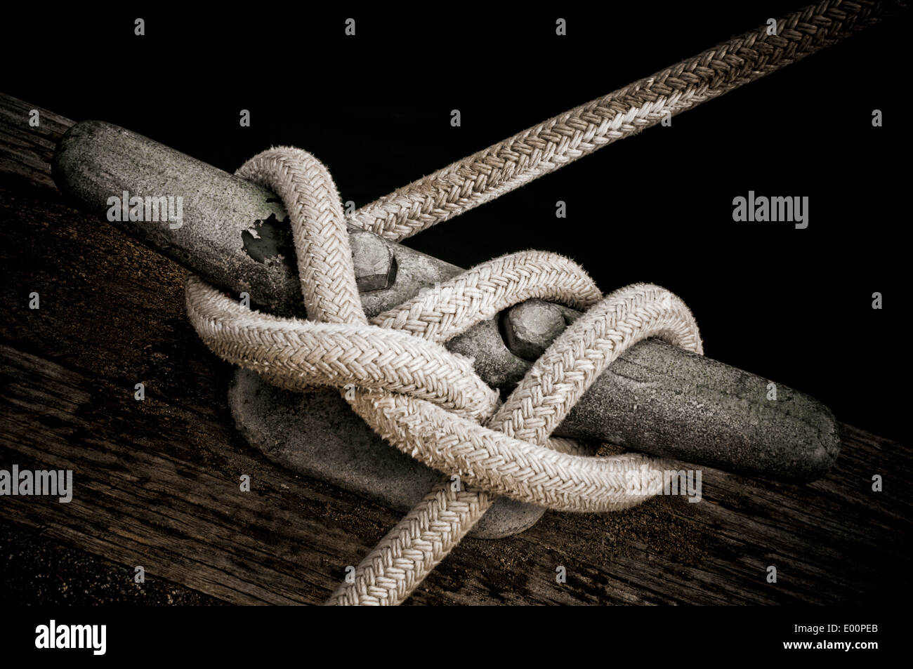 Cleat hitch knot hi-res stock photography and images - Alamy