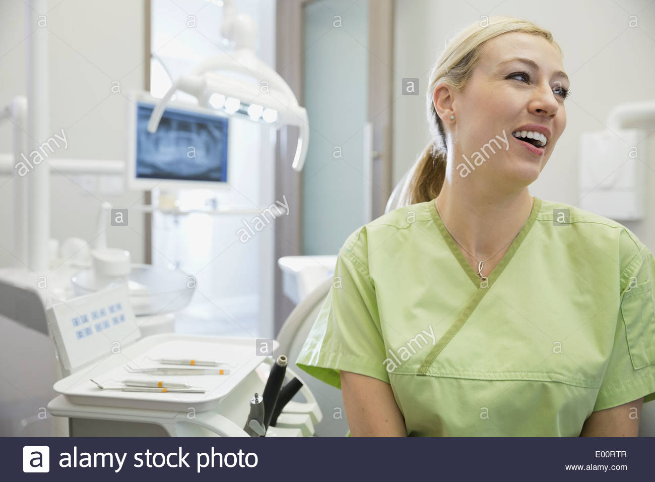 Women smiling in dental office hi-res stock photography and images - Alamy