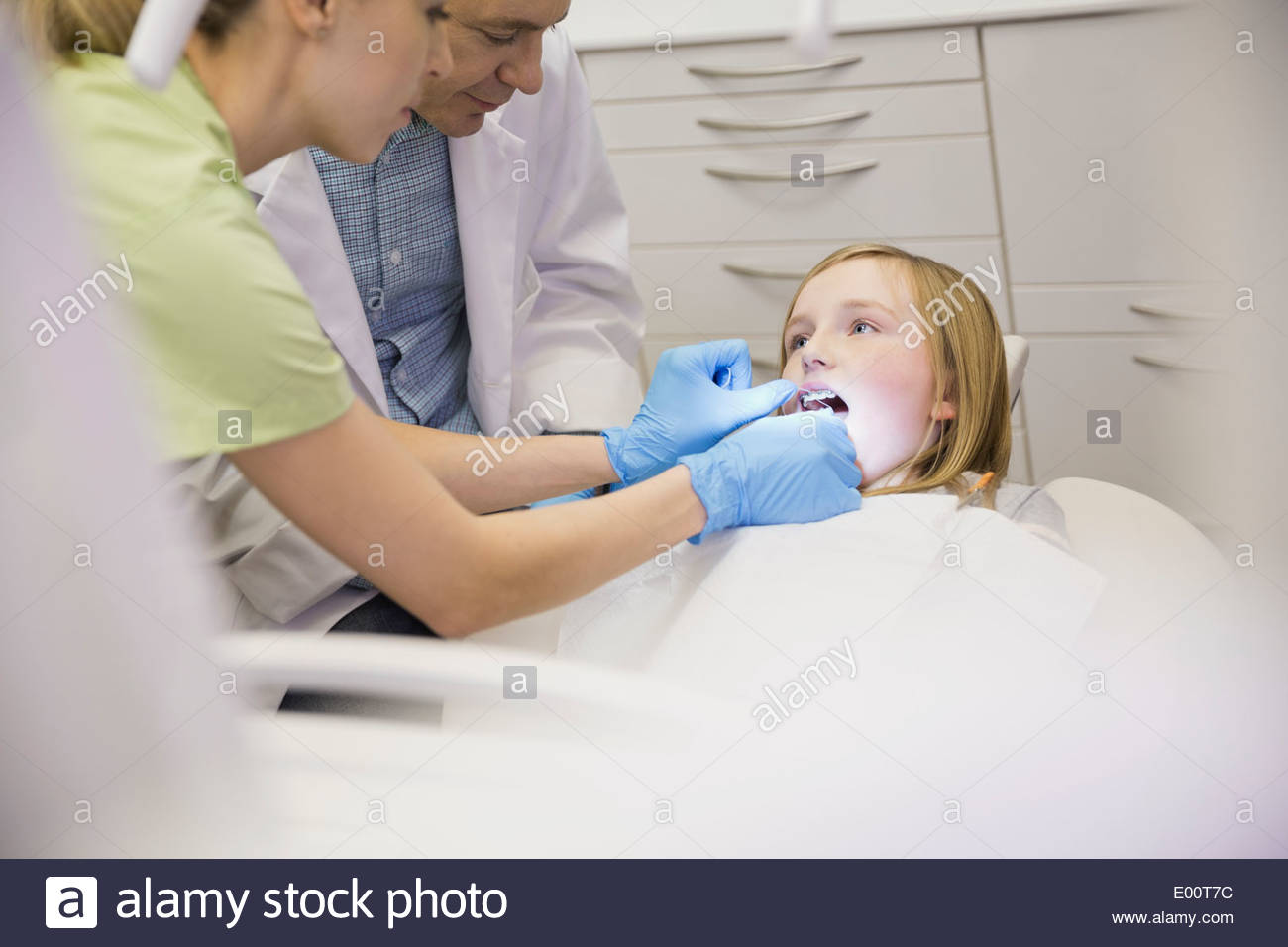 Adult flossing teeth hi-res stock photography and images - Alamy