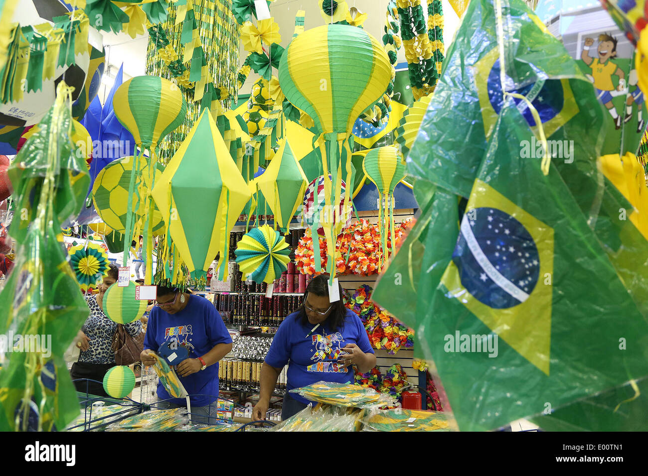 Sao Paulo, Brazil. 28th Apr, 2014. Decorations and accessories with the ...
