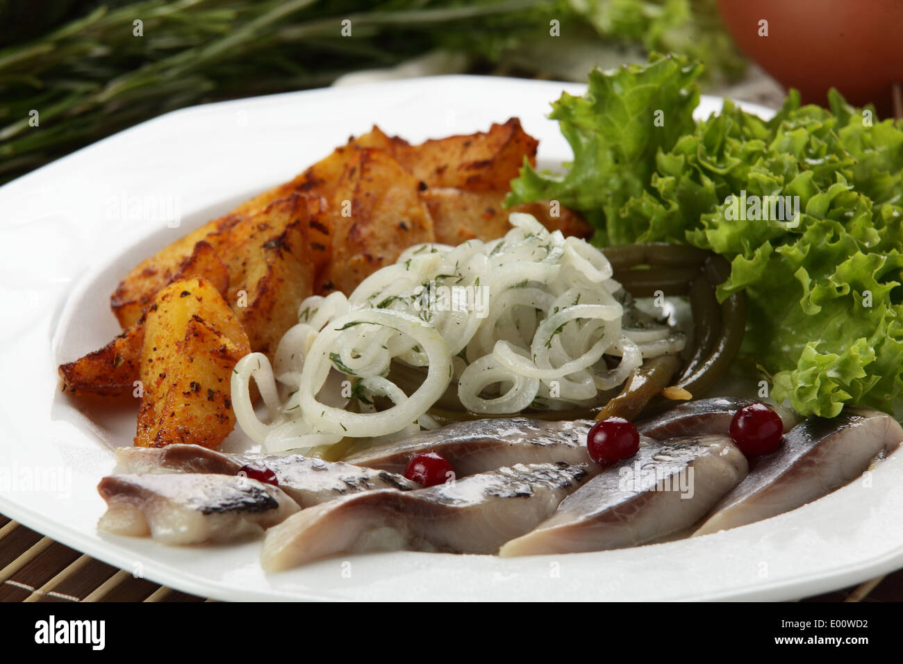 Fried potato fish fresh hi-res stock photography and images - Alamy
