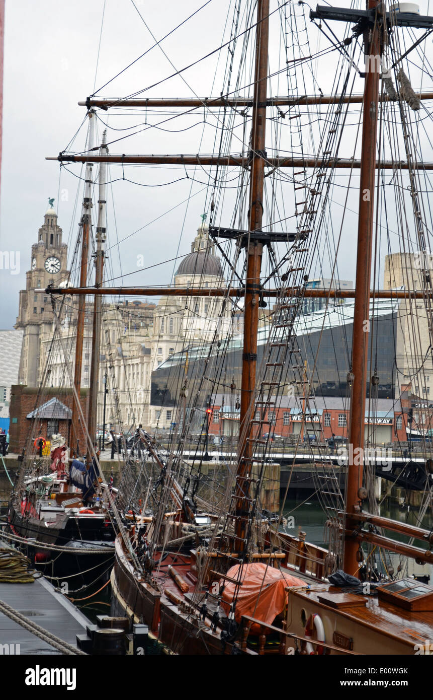 Masted ships hi-res stock photography and images - Alamy