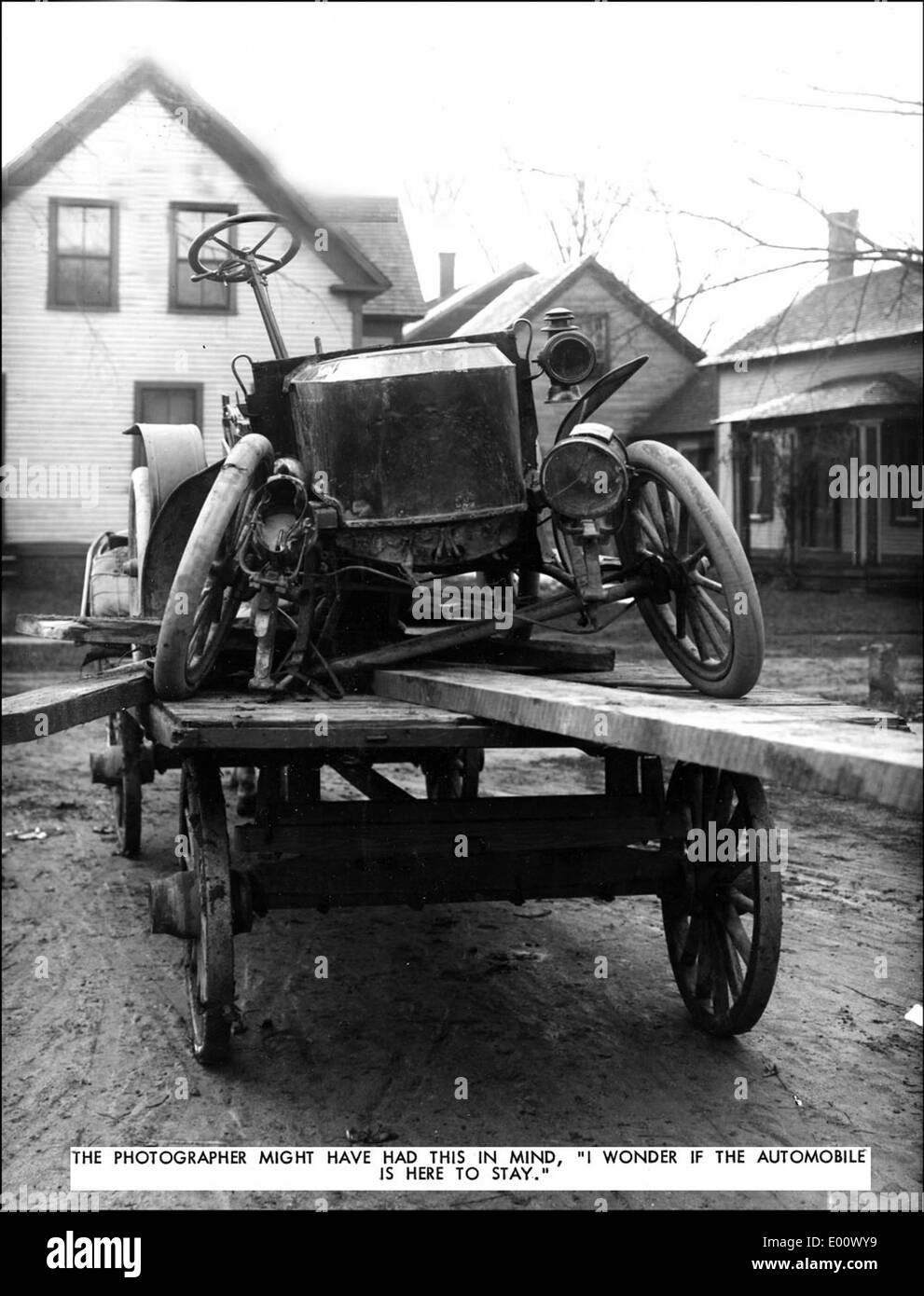 Mangled car hi-res stock photography and images - Alamy