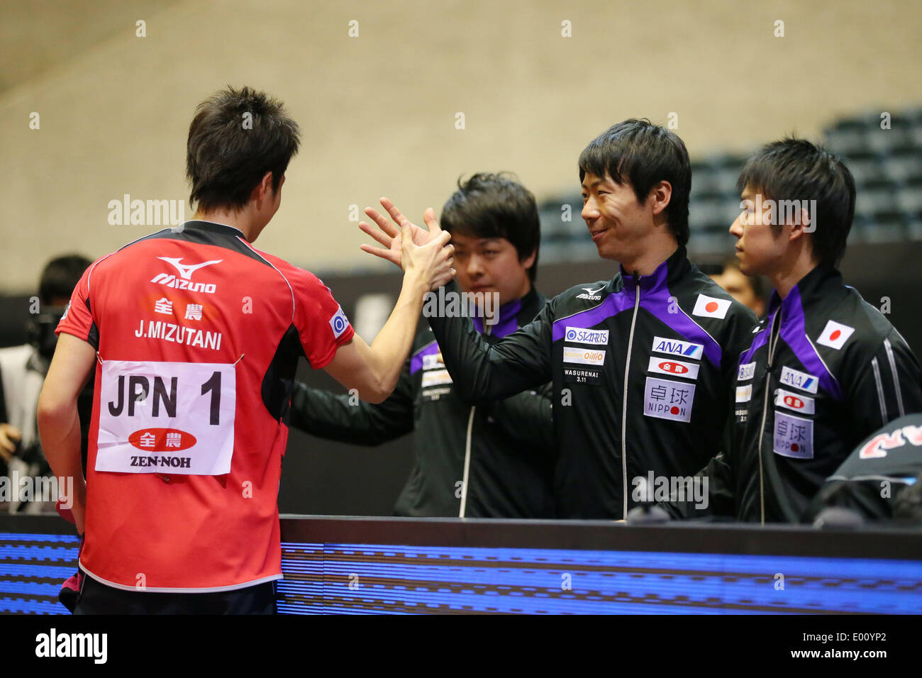1st Yoyogi Gymnasium, Tokyo, Japan. 28th Apr, 2014. (L-R) Jun Mizutani ...