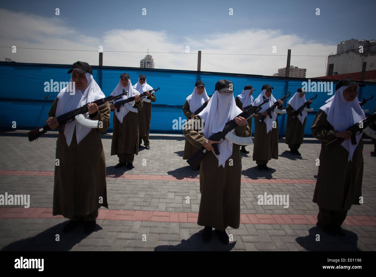 Gaza City, Gaza Strip. 20th Jan, 2009. Palestinian policewomen during ...