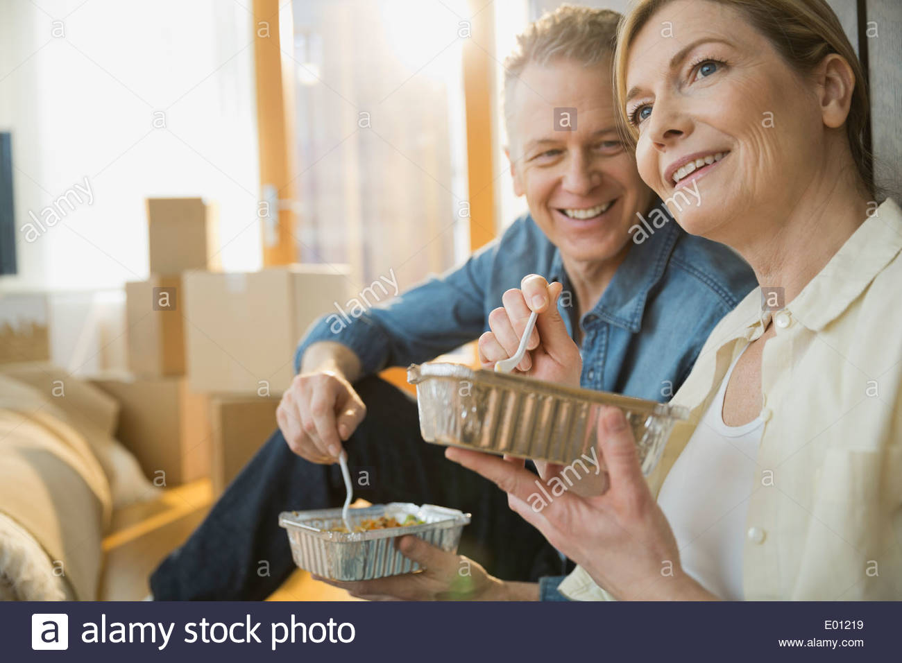 Eating take away food hi-res stock photography and images - Alamy