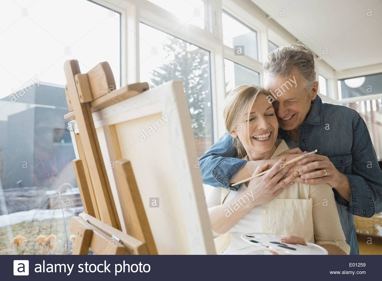 Two people painting room hi-res stock photography and images - Alamy