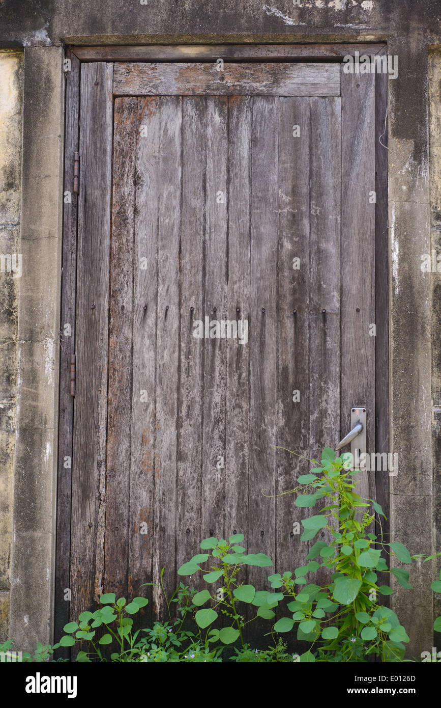 Small door hi-res stock photography and images - Alamy