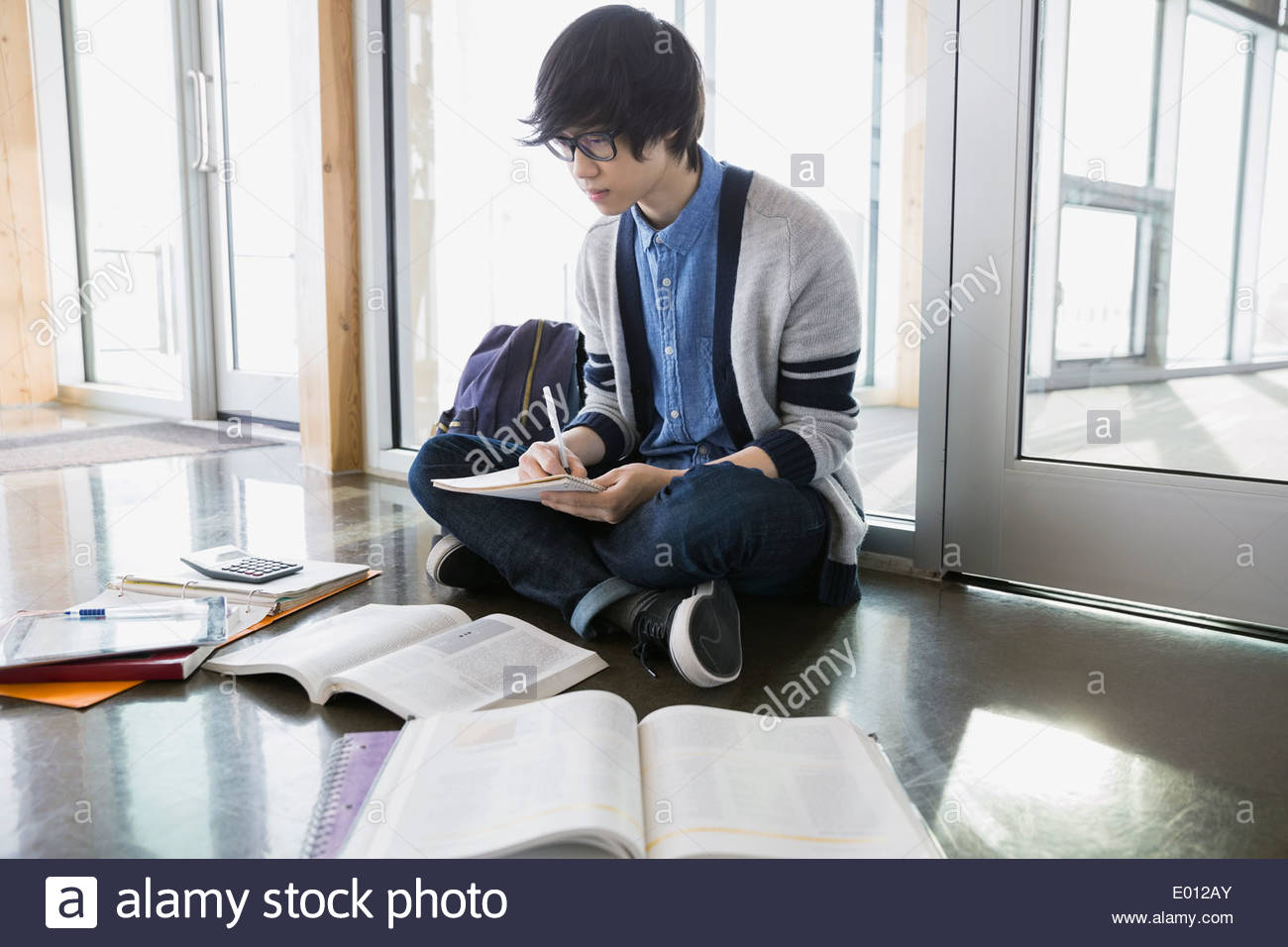 Learning commons high school hi-res stock photography and images - Alamy