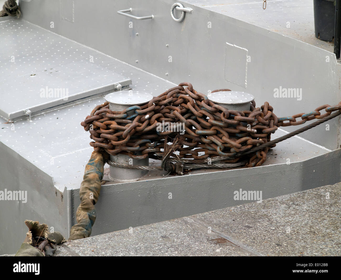 Mooring chain hi-res stock photography and images - Alamy