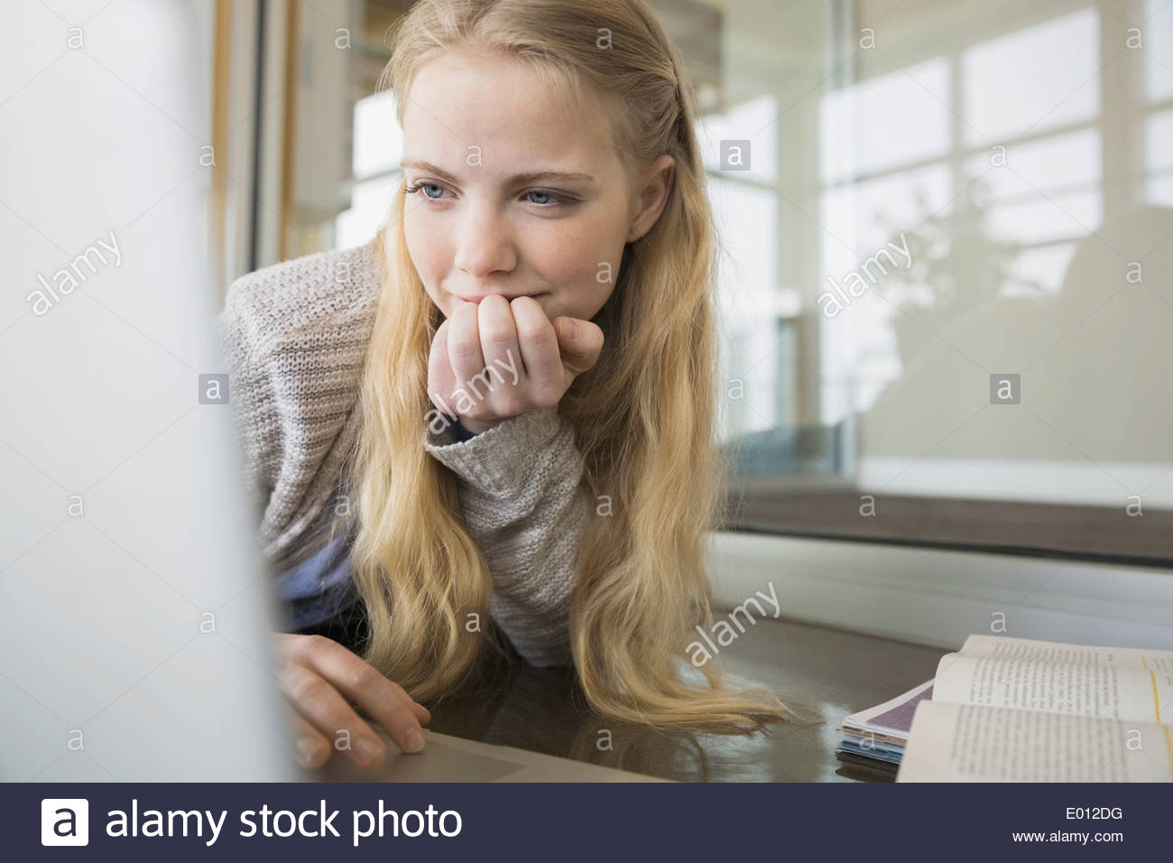High school online learning hi-res stock photography and images - Alamy