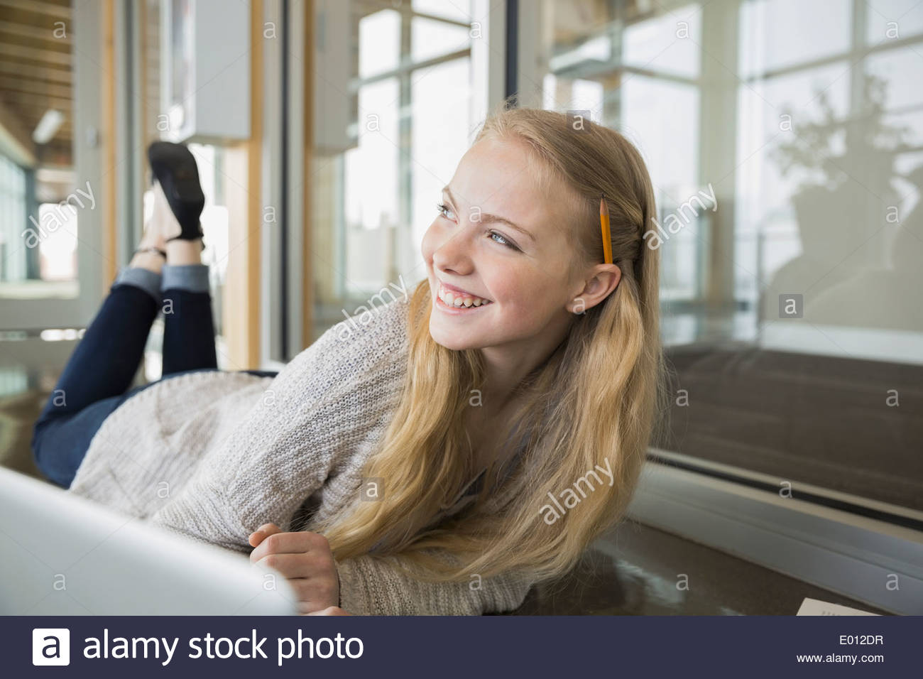 Smiling high school student hi-res stock photography and images - Alamy