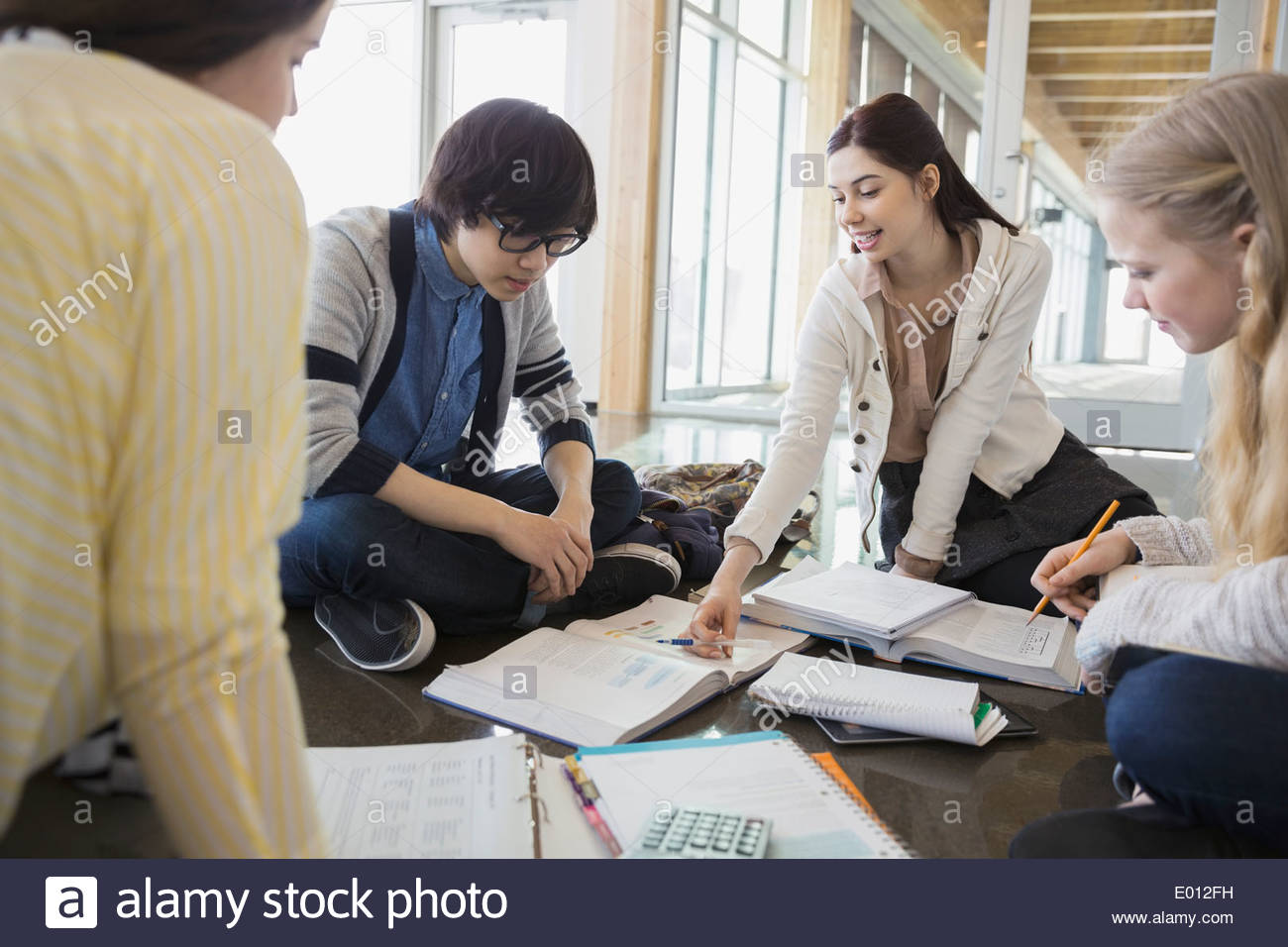 High school students working together hi-res stock photography and ...
