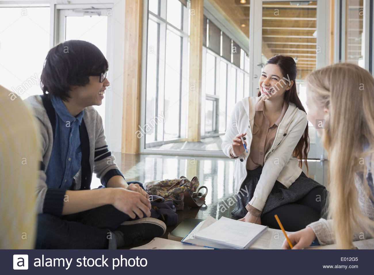 High school students working together hi-res stock photography and ...