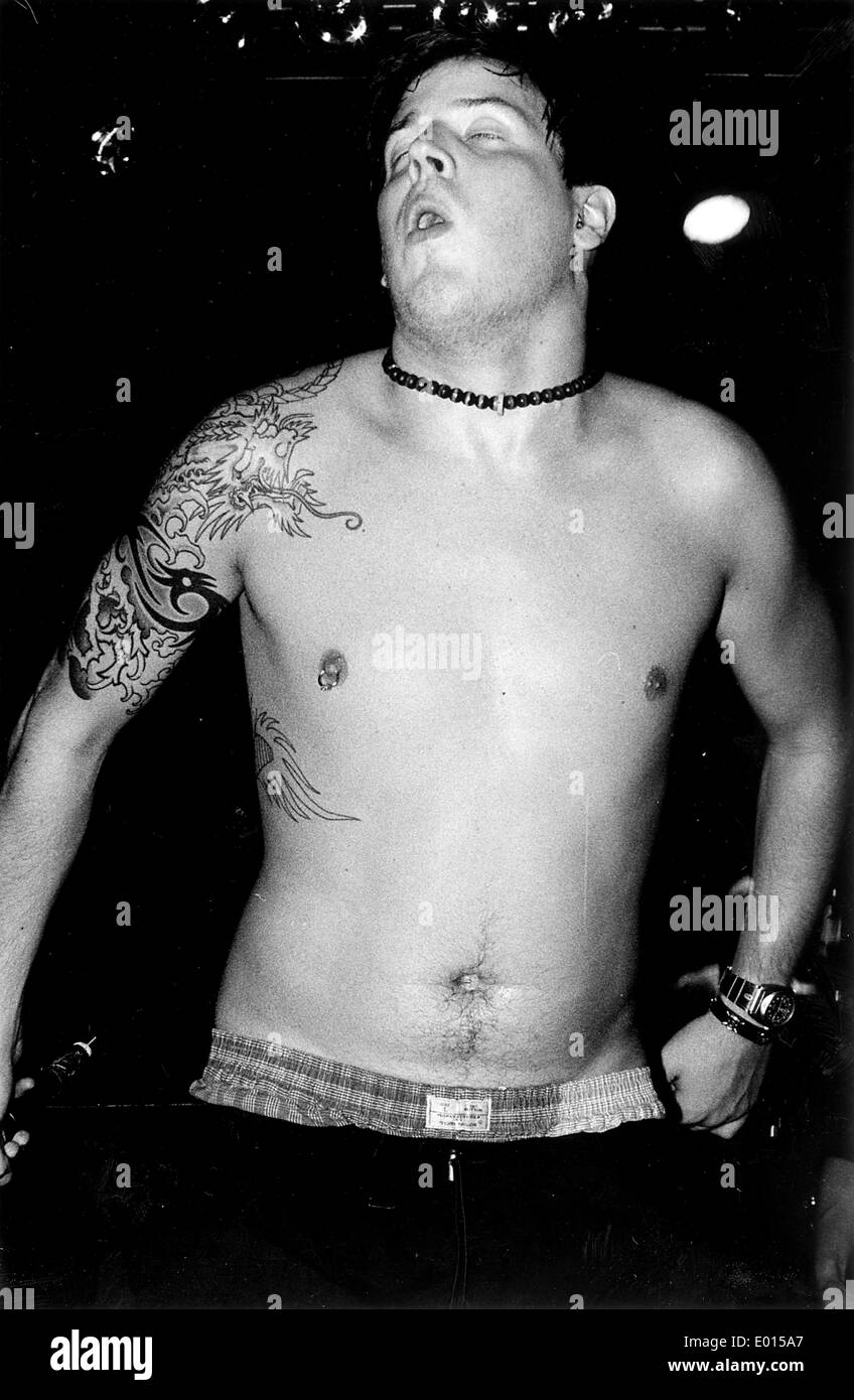 The singer in green Black and White Stock Photos & Images - Alamy