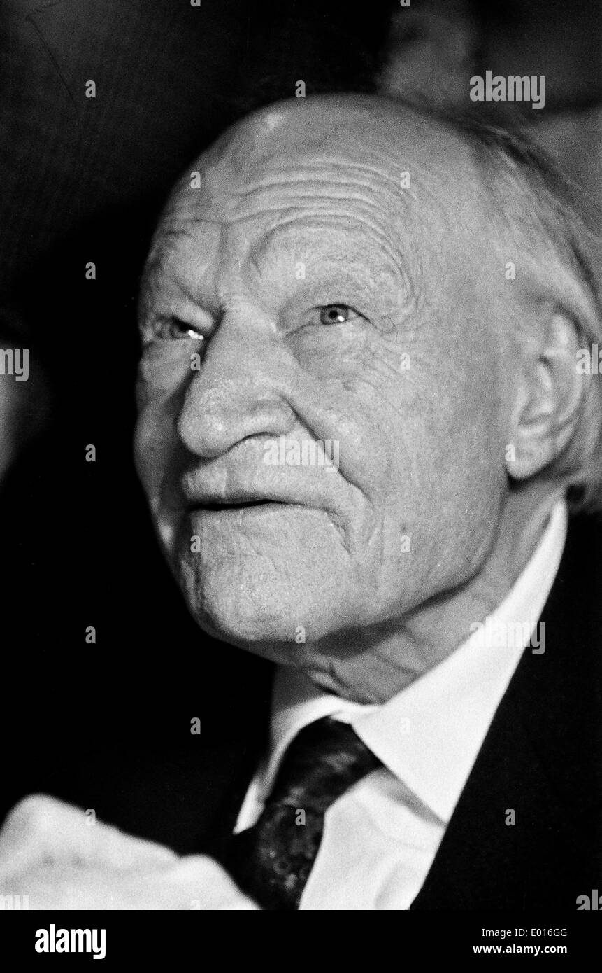 Giuseppe ungaretti hi-res stock photography and images - Alamy