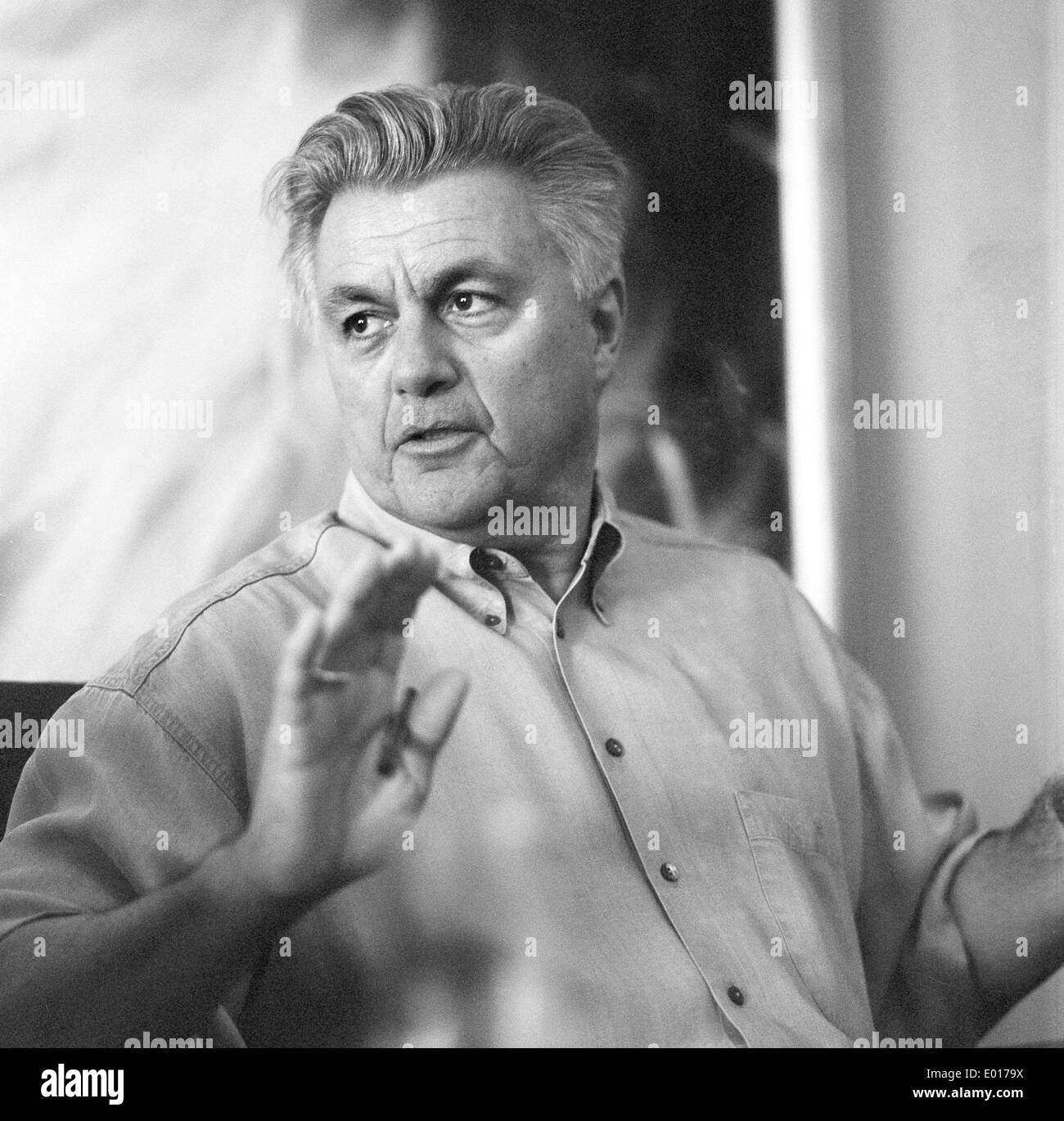 20 04 1999 Black and White Stock Photos & Images - Alamy