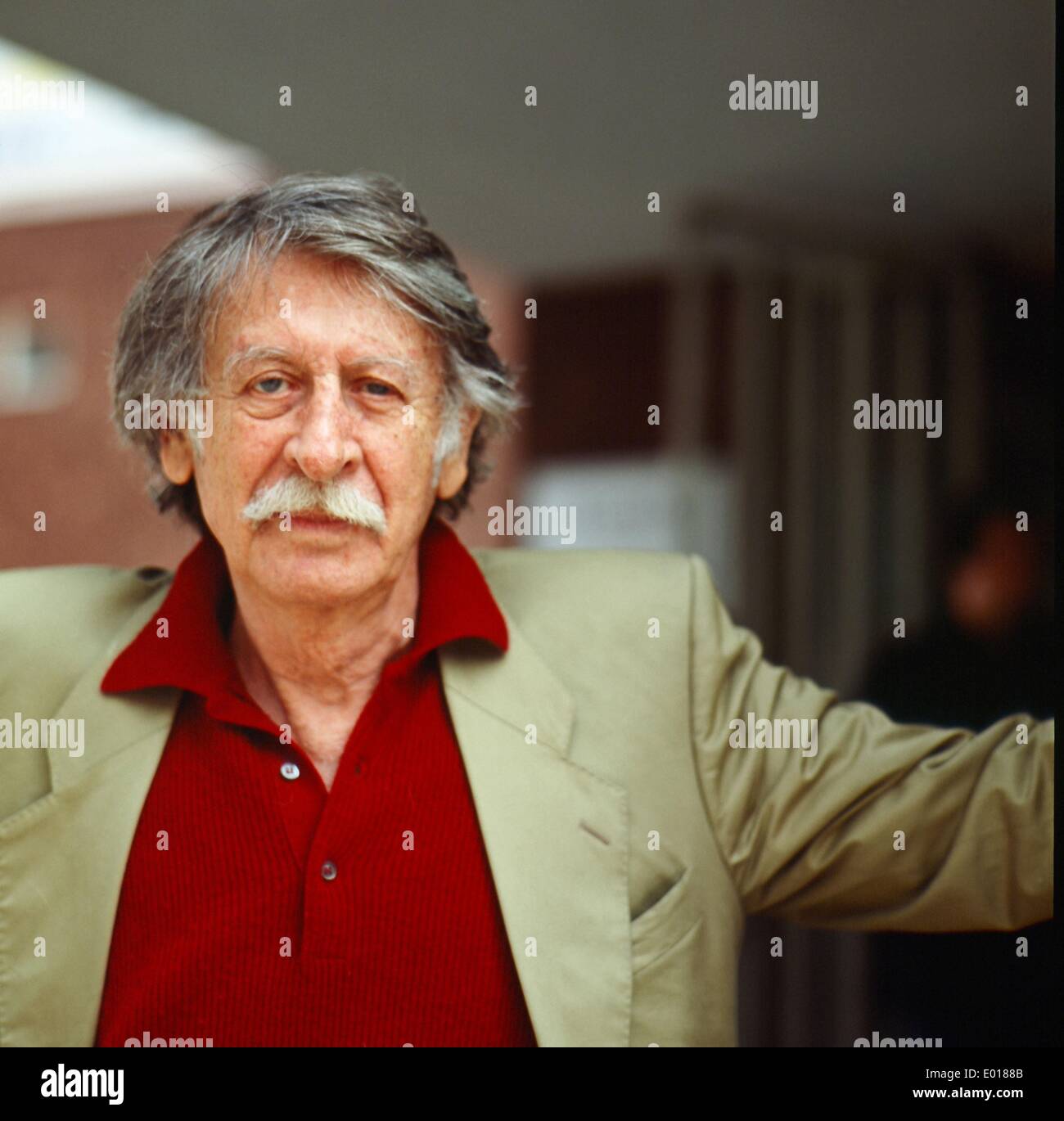 17 05 1990 hi-res stock photography and images - Alamy