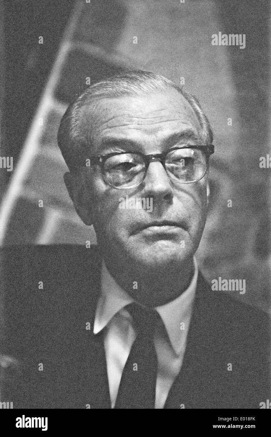 Eric ambler hi-res stock photography and images - Alamy