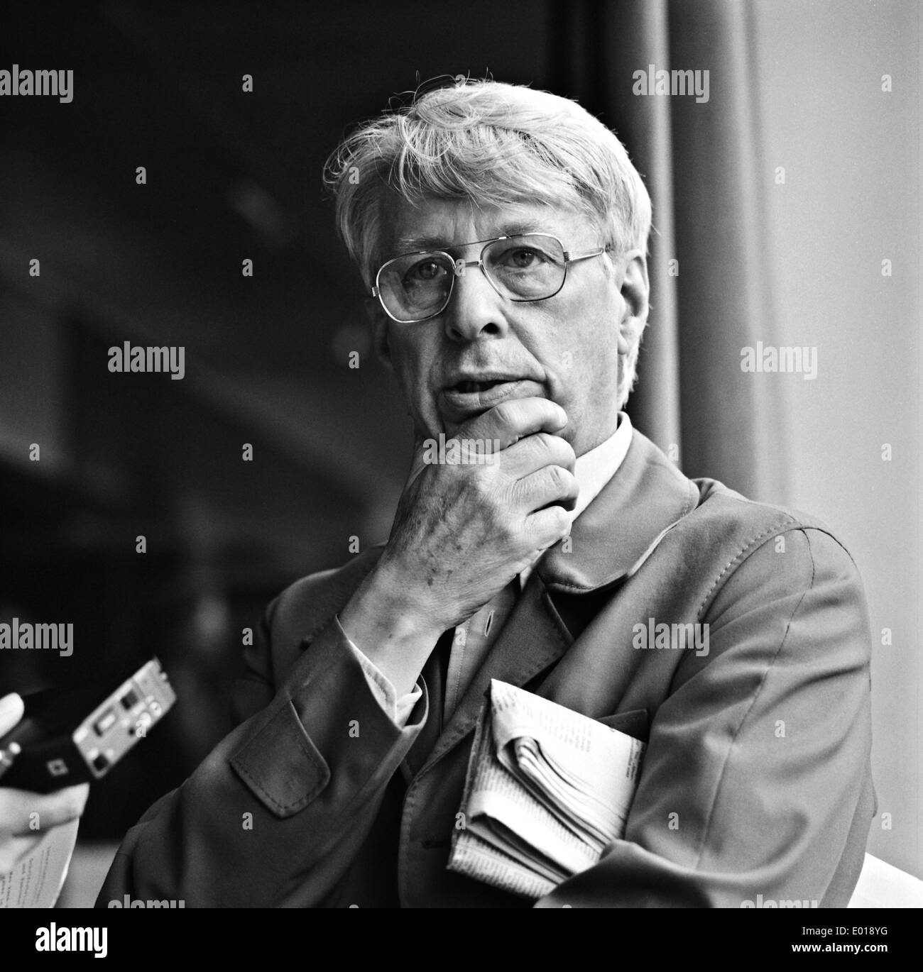 Stephan Hermlin, 1982 Stock Photo - Alamy
