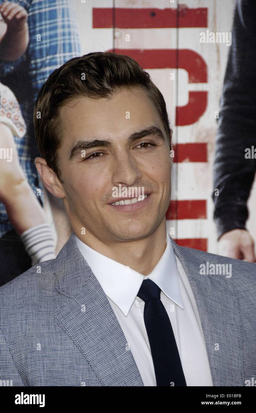 Dave franco neighbors 2014 hi-res stock photography and images - Alamy