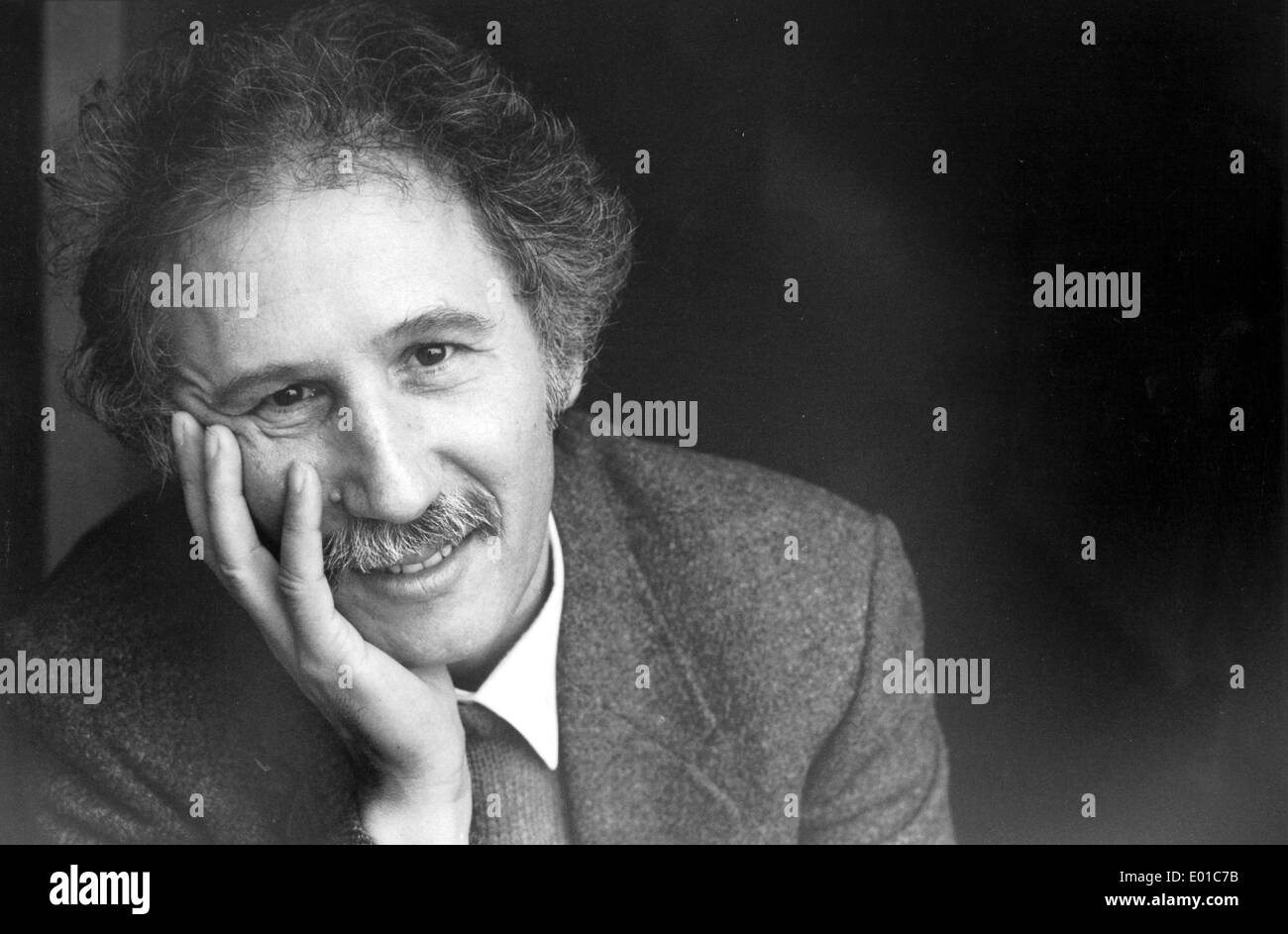 Marin sorescu hi-res stock photography and images - Alamy