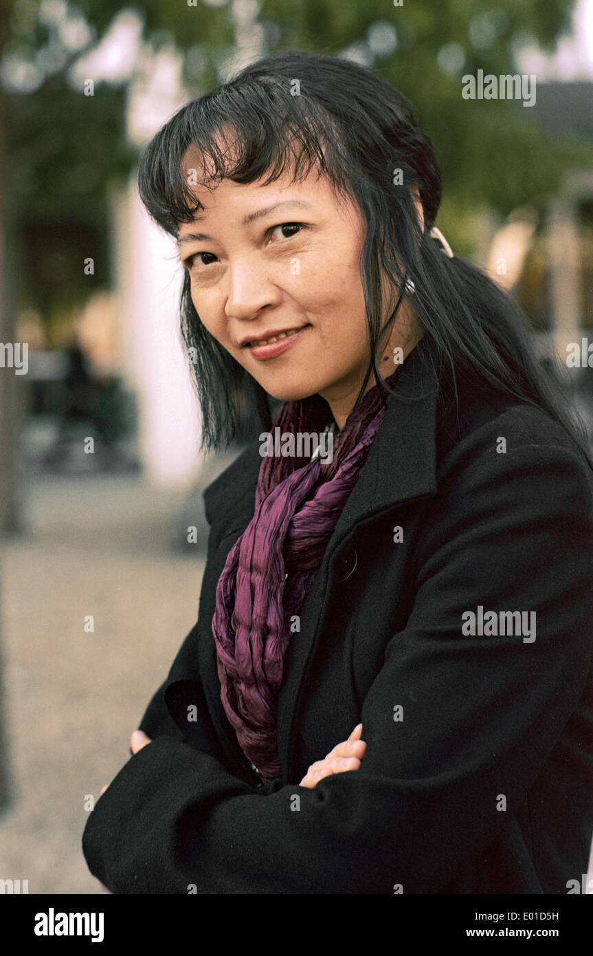 Ying hi-res stock photography and images - Alamy