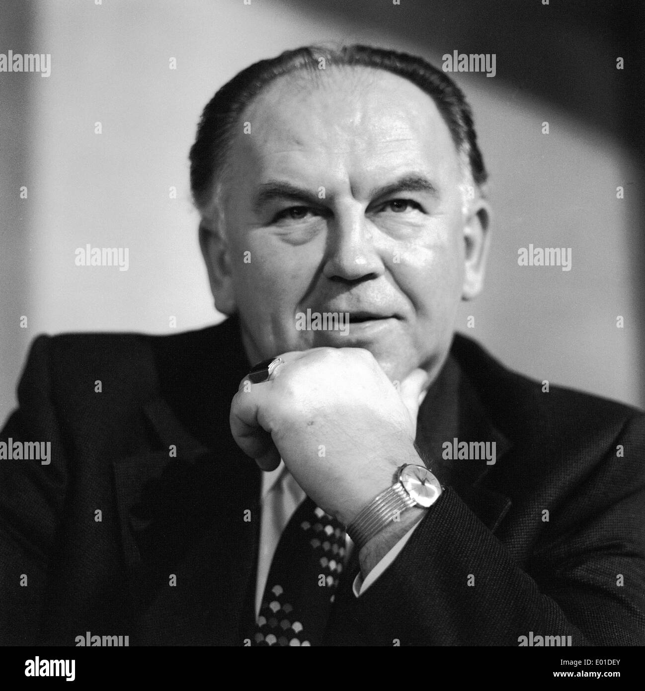 Arts culture personalities portraits Black and White Stock Photos ...