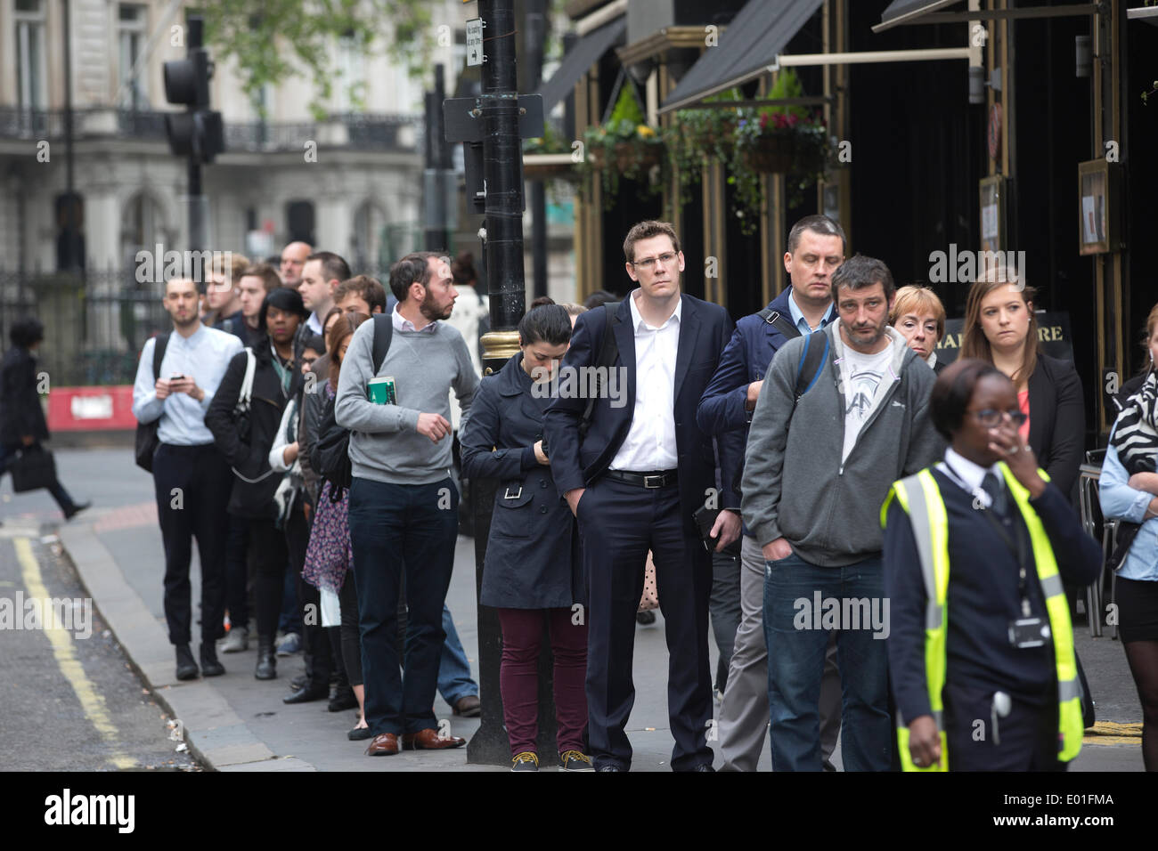 London tube strike london underground victoria station bus queues buses ...