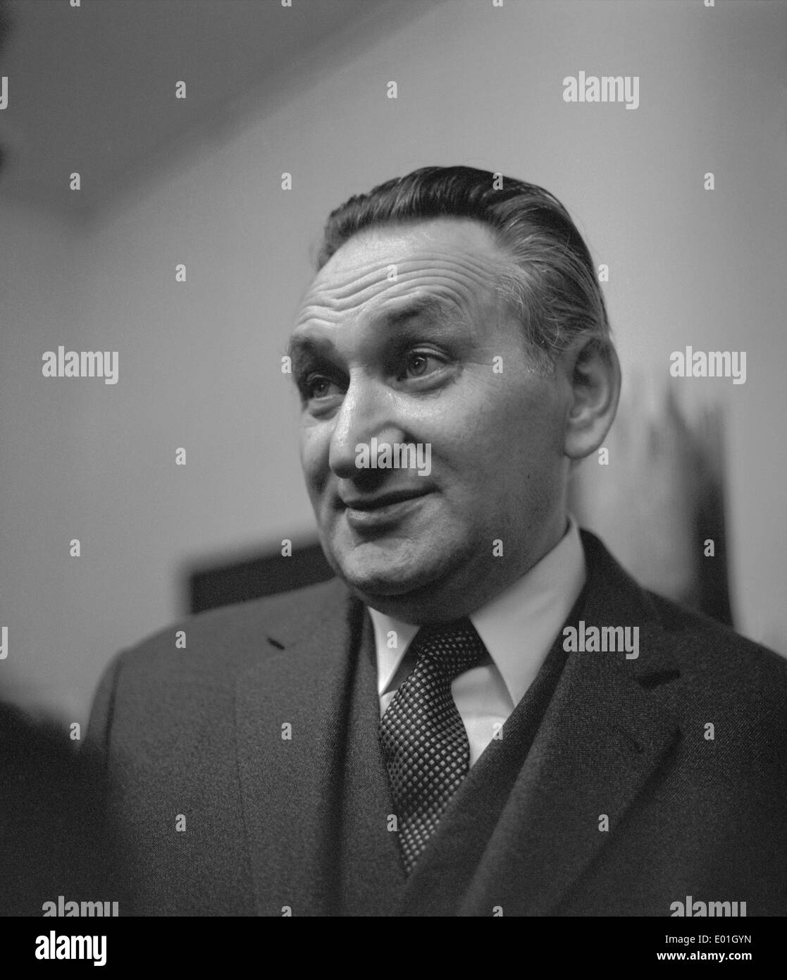 Politics personalities portraits 1970 1979 hi-res stock photography and ...