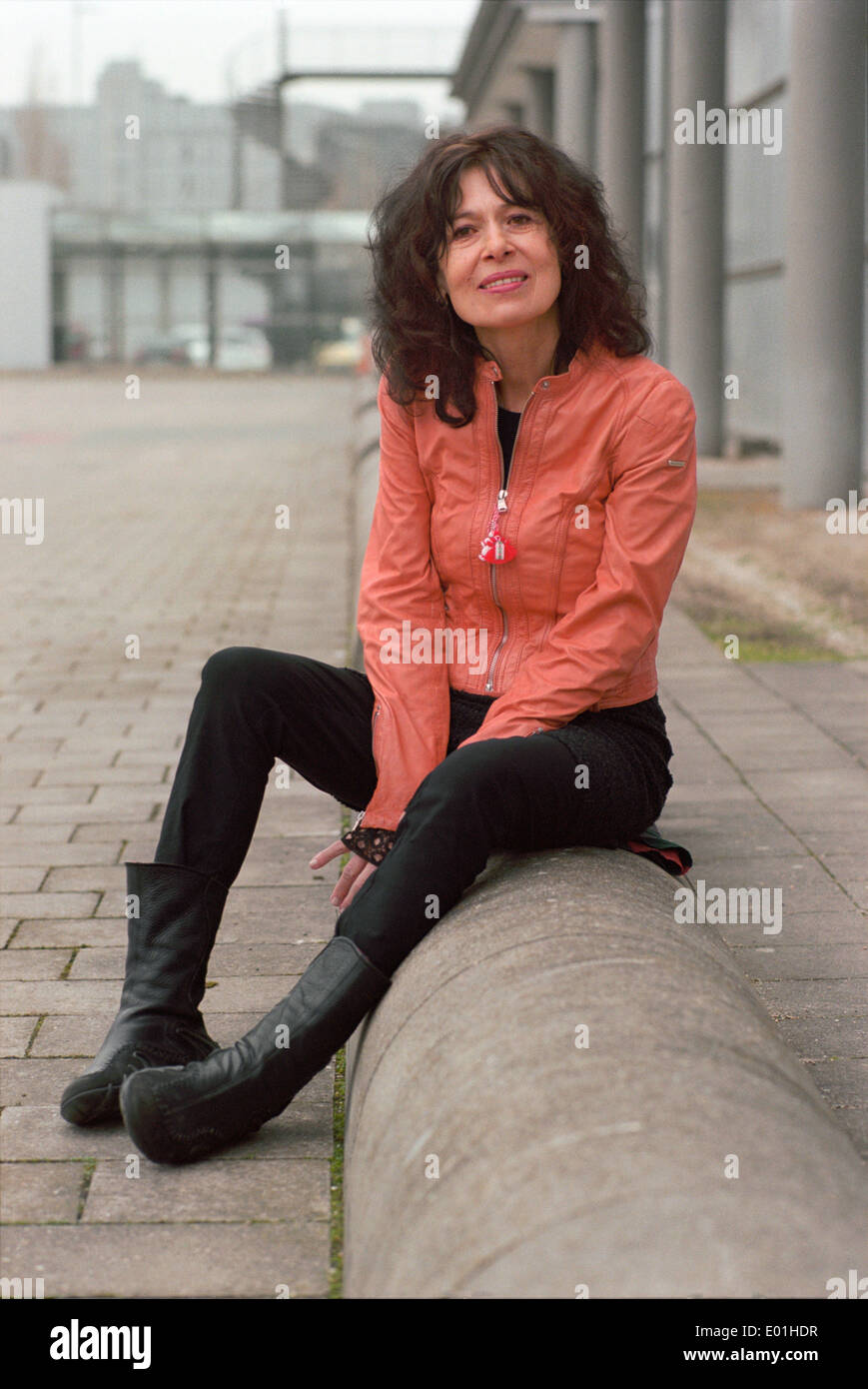 Helfer hi-res stock photography and images - Alamy