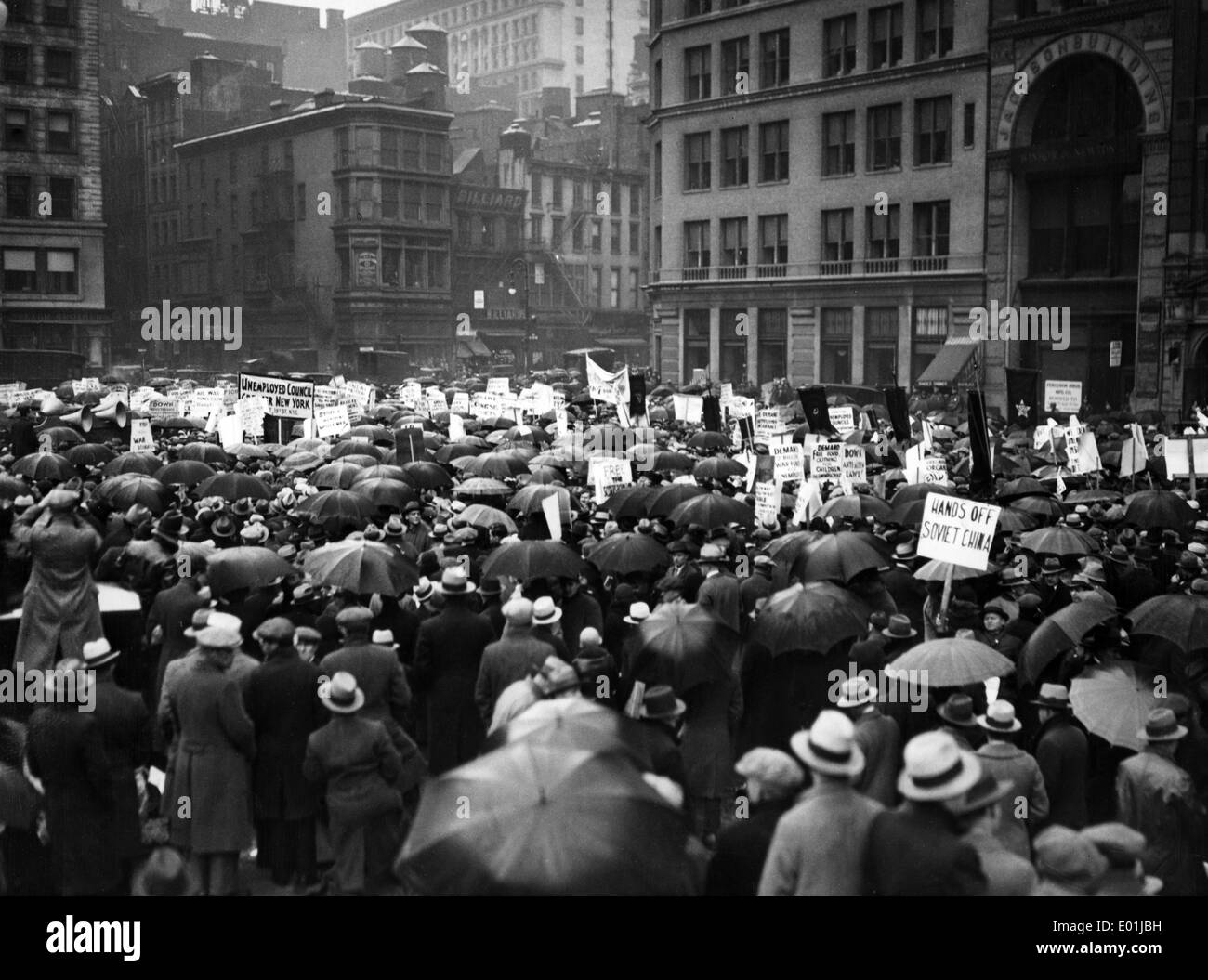 Global Economic Crisis Unemployed Demonstrators In New York 1932 global-economic-crisis-unemployed-demonstrators-in-new-york-1932