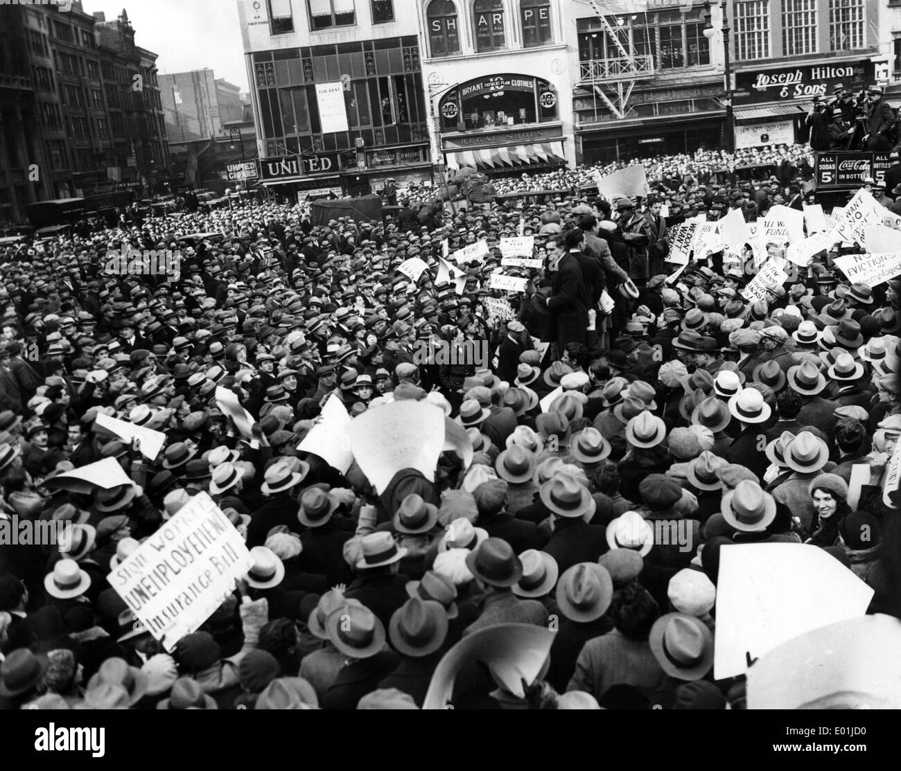 Great depression unemployment new york hi-res stock photography and ...