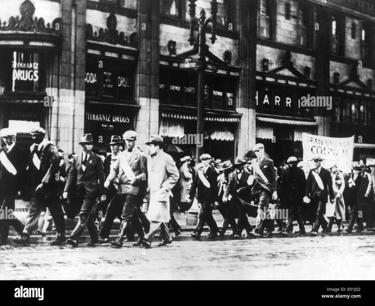 Hunger marchers hi-res stock photography and images - Alamy