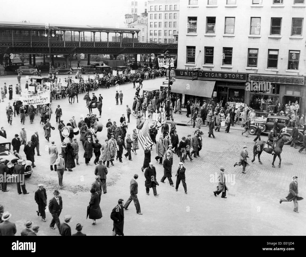 Great depression unemployment new york hi-res stock photography and ...