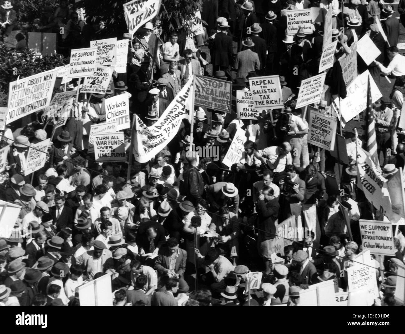 Global economic crisis: Hunger marchers in Los Angeles, 1933 Stock ...