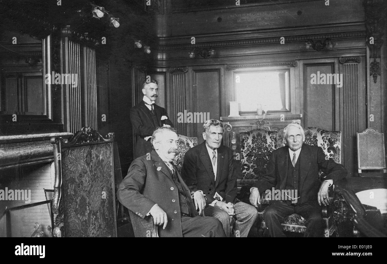 Kellogg briand pact hi-res stock photography and images - Alamy