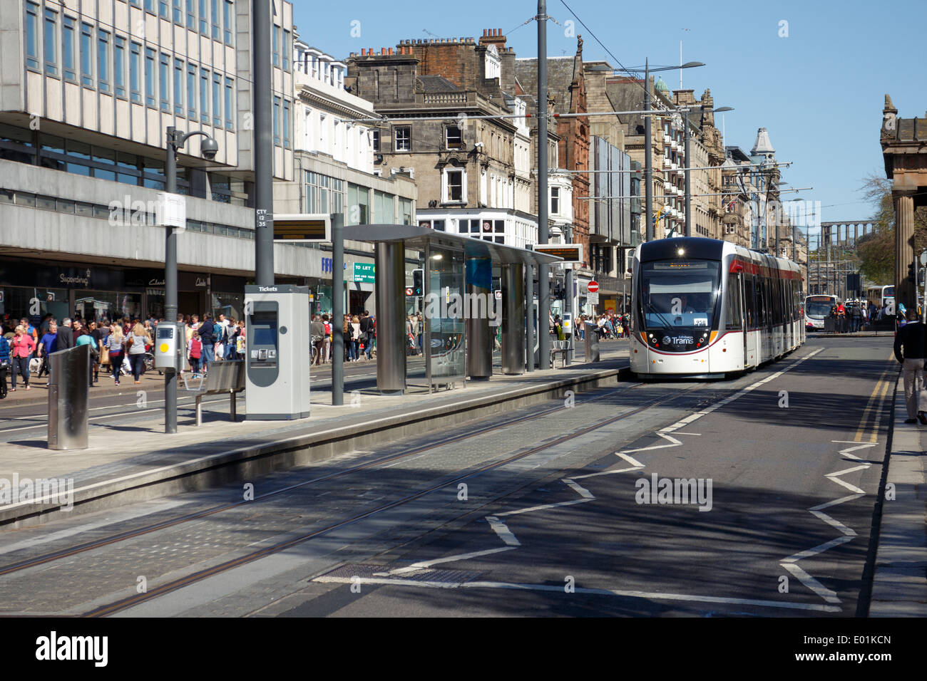 Edinburgh tram princes street stop hi-res stock photography and images ...