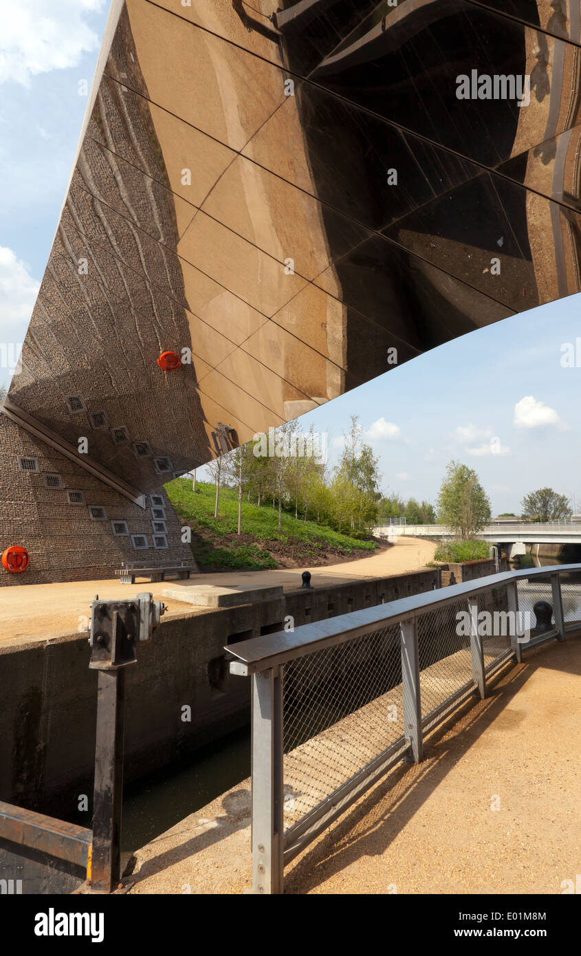 Central Park Footbridge Bridges over Carpenters Lock, Queen Elizabeth ...