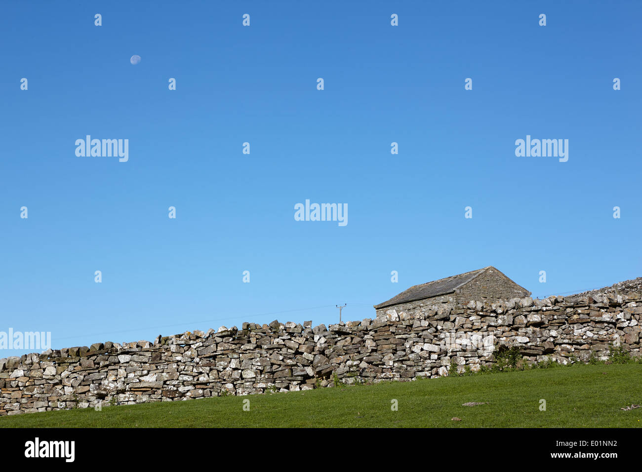 farm barn Yorkshire Dales Stock Photo - Alamy