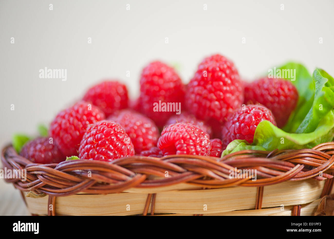 Raspberry raspberry raspberry raspberry basket hi-res stock photography ...