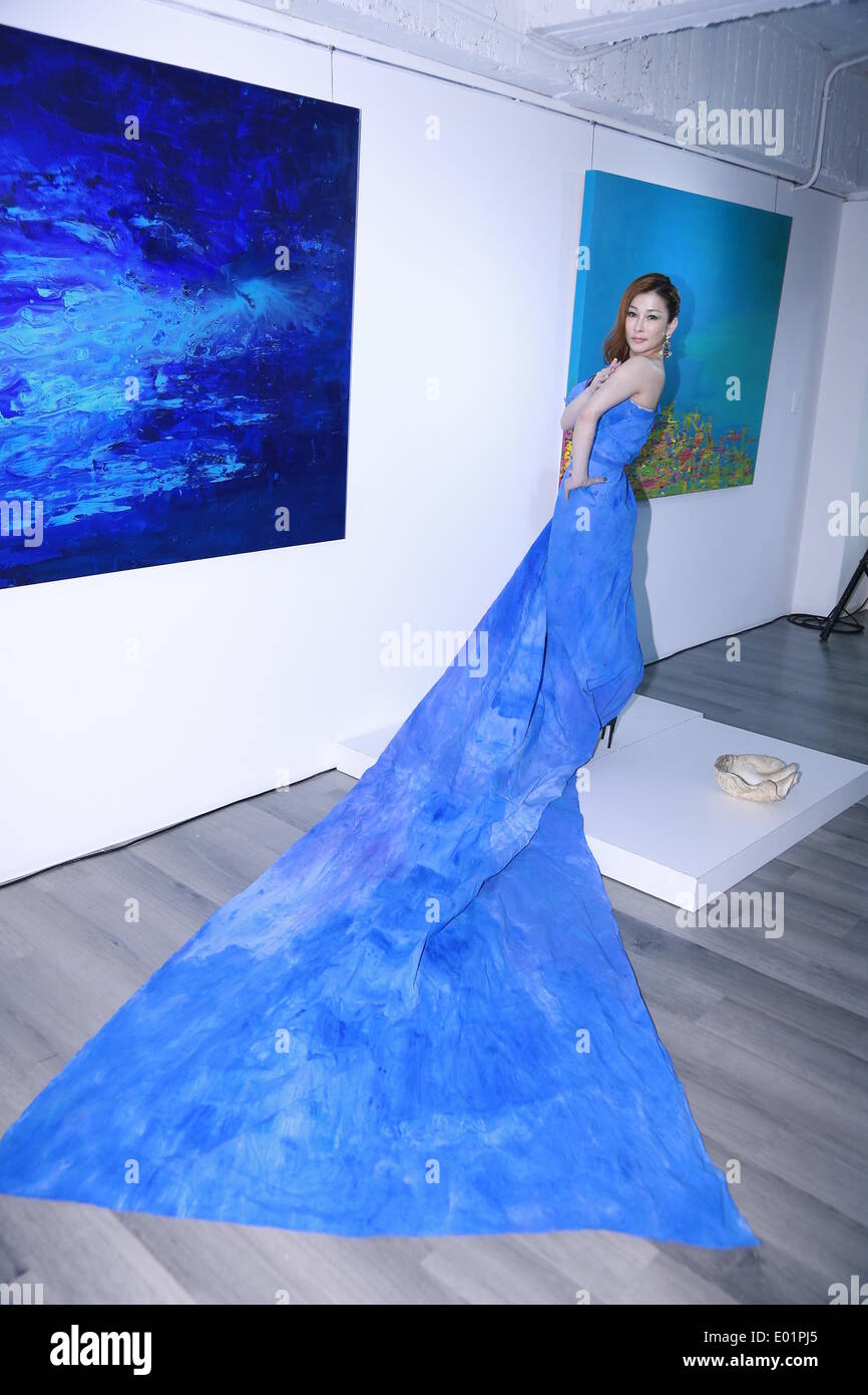 Taipei. 27th Apr, 2014. Singer Landy Wen attends her friend`s art ...
